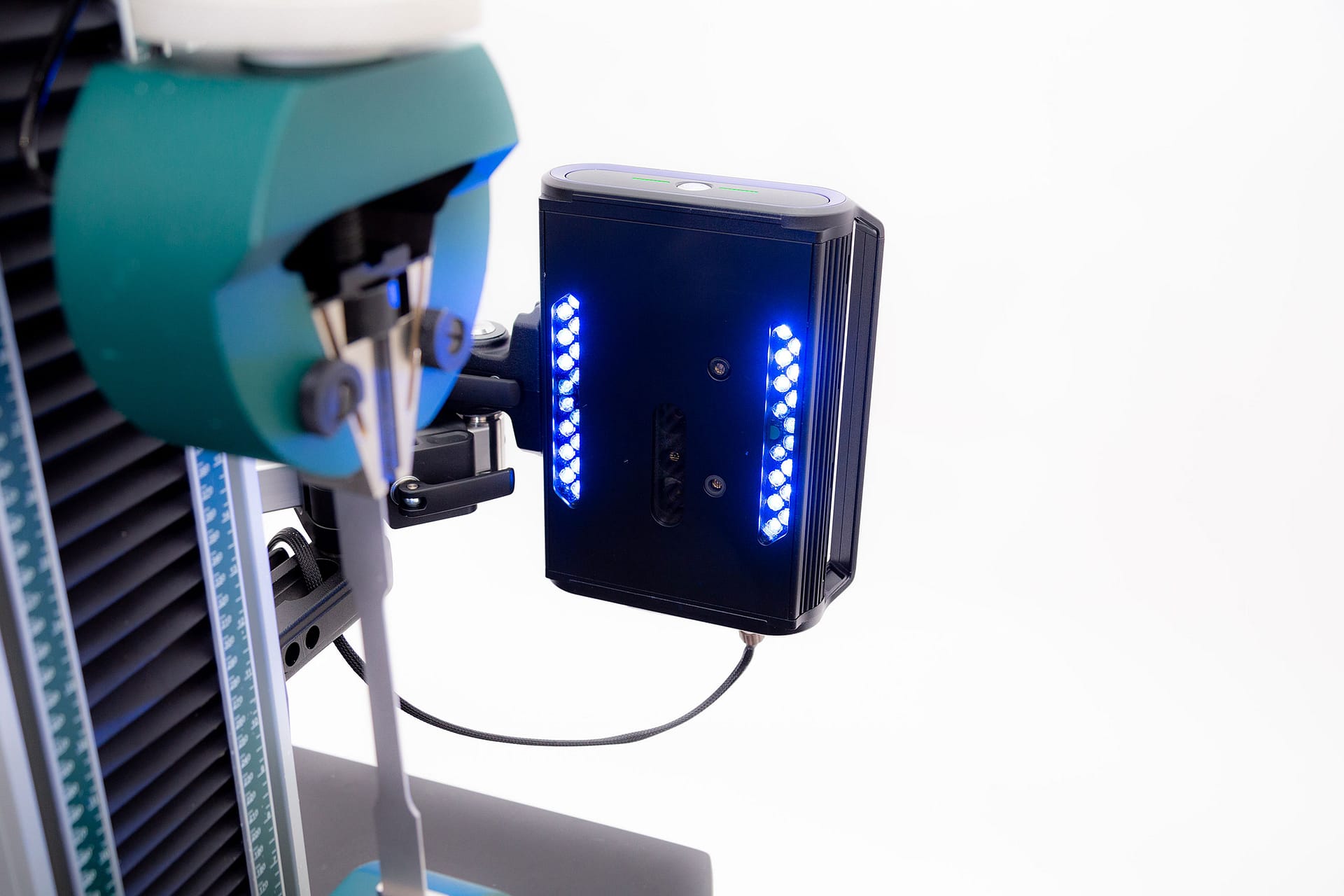 Vector – new generation material test extensometer | Imetrum